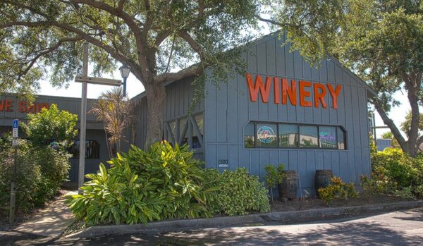 Florida Wineries - Sipping Wine in the Sunshine State - Wine with Paige